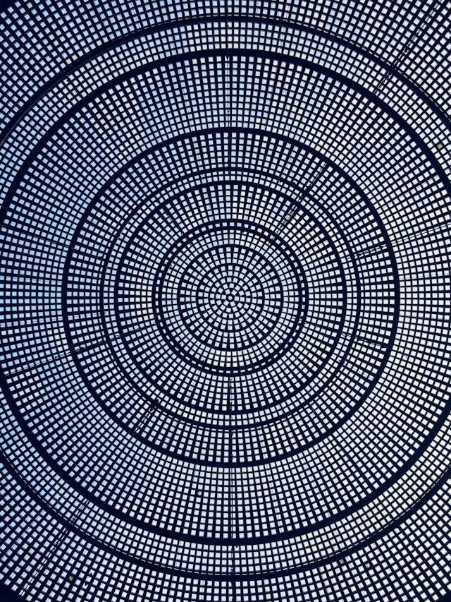 Take Your Interior Design to the Next Level with a Round Grey Rug ...